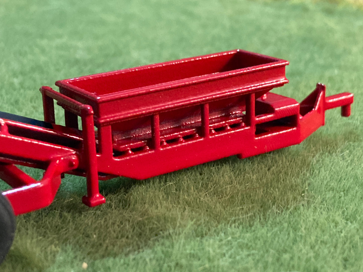 1/64 Fertilizer and Lime Conveyor Floater Loader Red – 2 Scale Fabrications