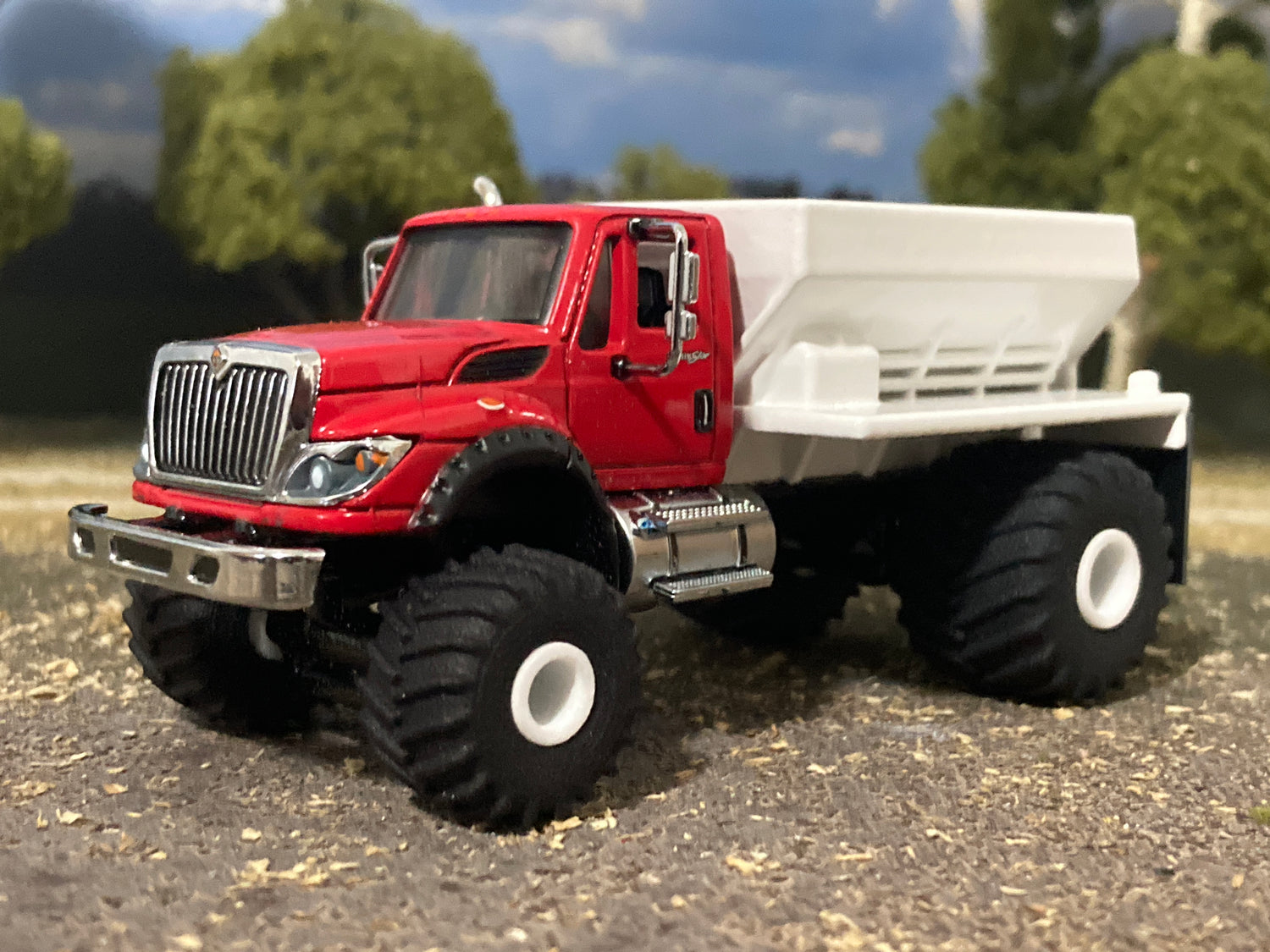 1/64 IH Workstar Fertilizer Spreader Floater Truck Red – 2 Scale Fabrications
